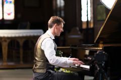 Solo Jazz & Contemporary Pianist Hire | Richard